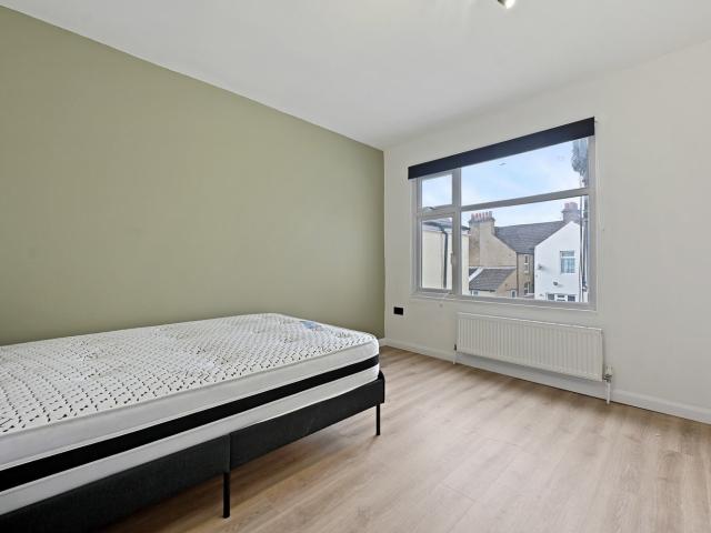 Room at Francis Road, Watford