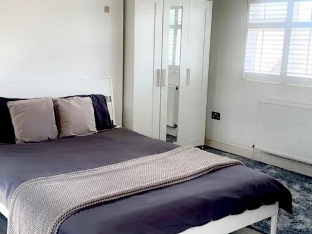 Room at Frankland Road, Greater London