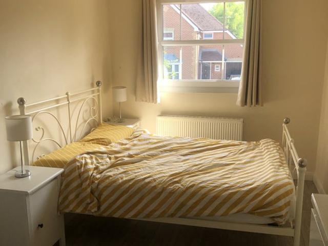 Room at Franklin Road, Crawley