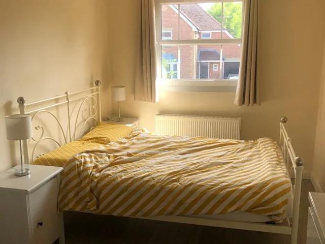 Room at Franklin Road, Crawley