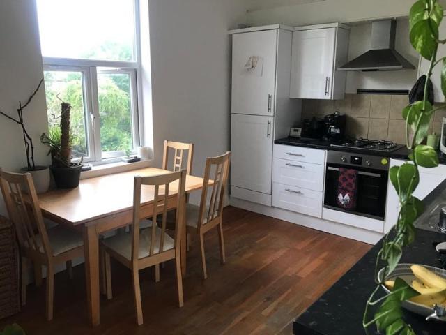 Room at Franklin Road, Greater London