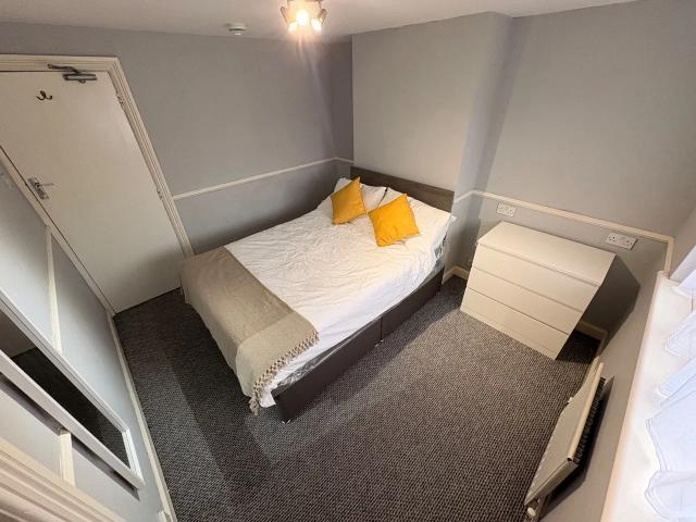 Room at Fraser Road, Poole