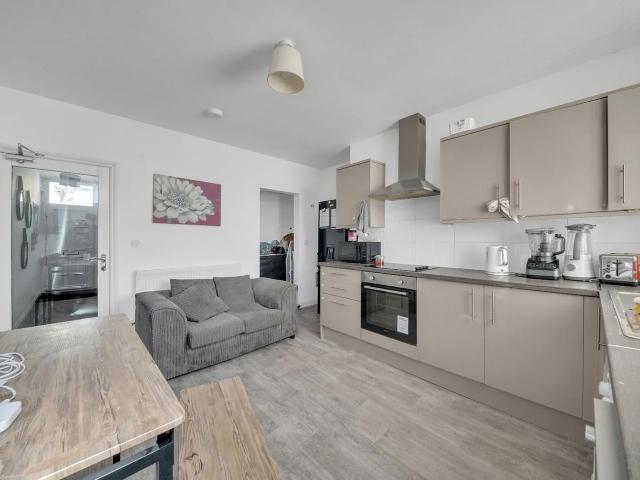 Room at Fraser Street, Burnley