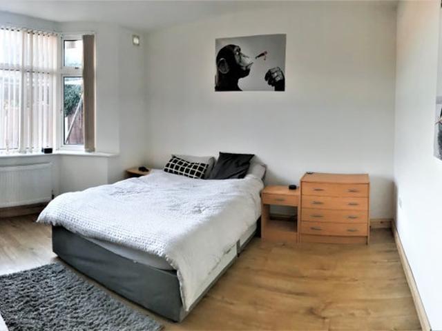 Room at Frenchay Park Road, Bristol