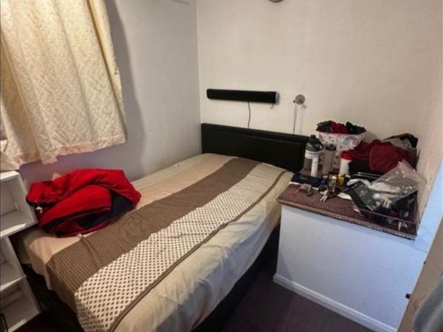 Room at Frenchum Gardens, Slough