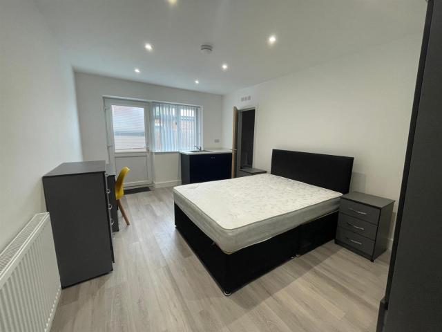 Room at Frederick Road, Nottingham
