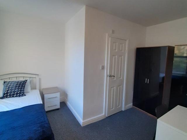 Room at Freehold Street, Coventry