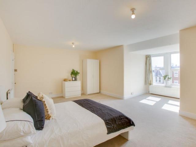 Room at Freeland Road, Greater London