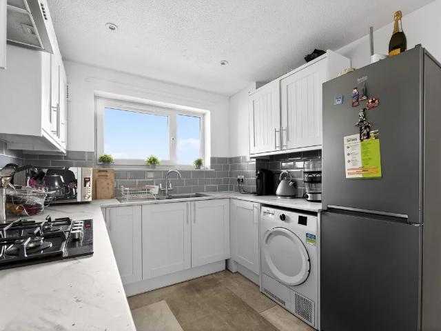 Room at Frimley Close, Greater London