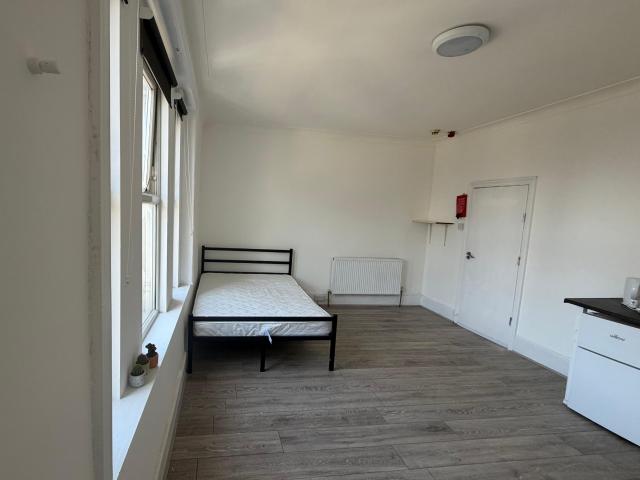 Room at Friern Barnet Road, Greater London