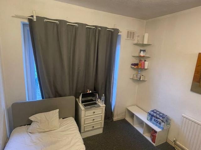 Room at Froomshaw Road, Bristol