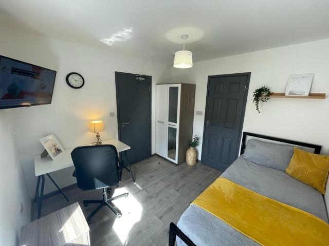 Room at Frodingham Road, Scunthorpe