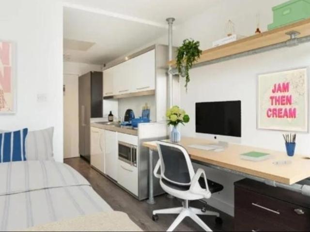 Room at Frying Pan Alley, Greater London