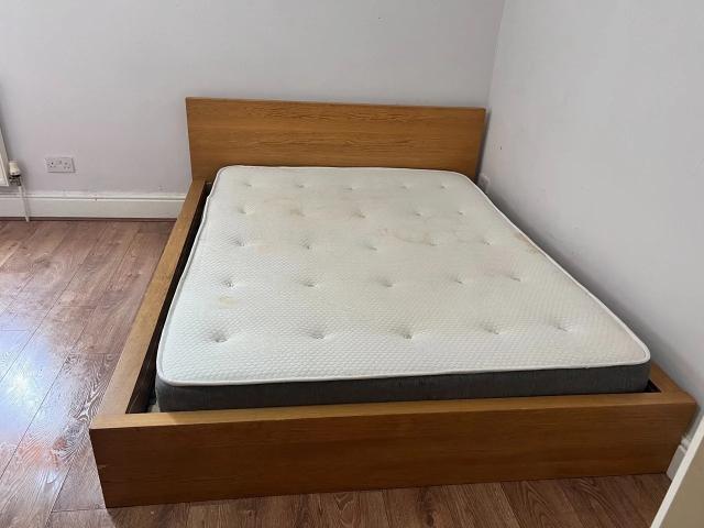 Room at Guernsey Road, Liverpool