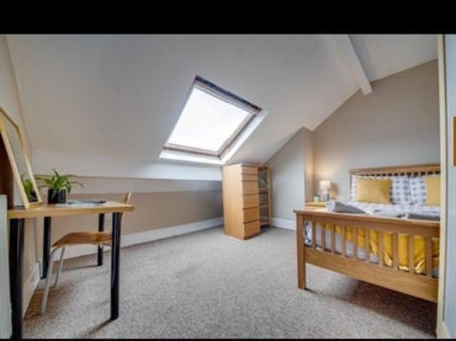 Room at Guest Road, Sheffield