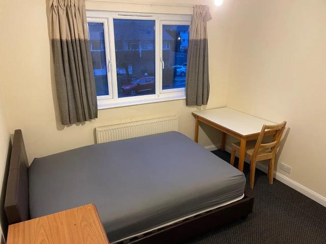 Room at Guildford Park Avenue, Guildford