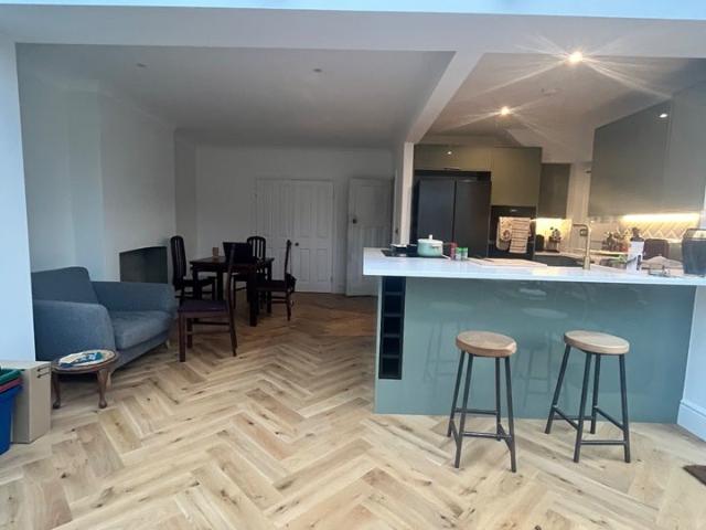 Room at Gunnersbury Avenue, Greater London