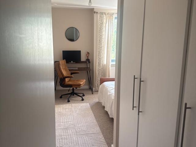 Room at Gunnersbury Lane, Greater London