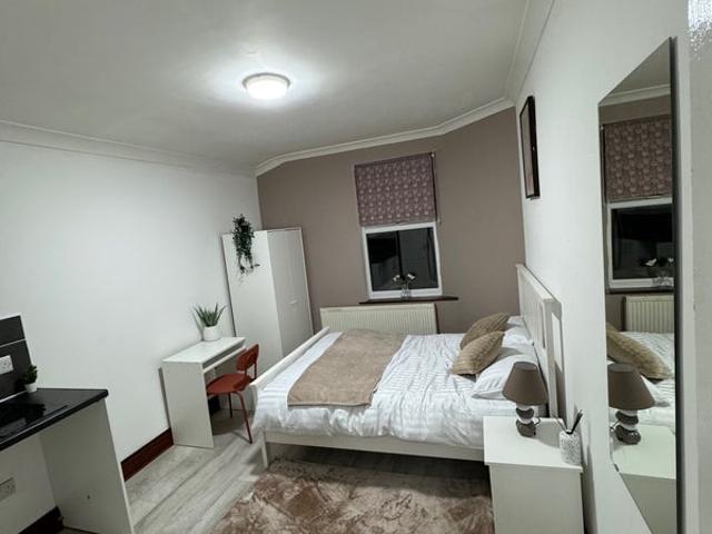 Room at Gurney Road, Greater London