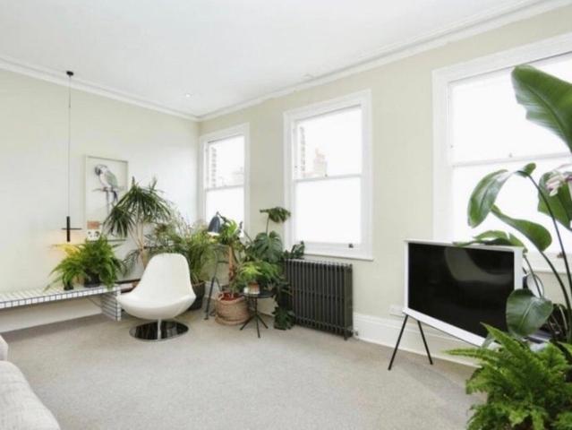 Room at Gabriel Street, Greater London