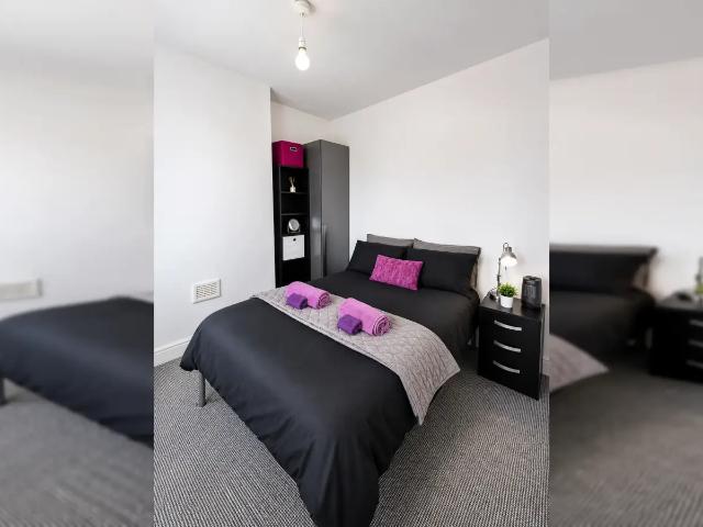 Room at Gabrielle Close, Nottingham