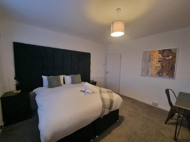 Room at Gainsborough Square, Bristol