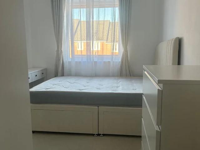 Room at Galapagos Grove, Milton Keynes