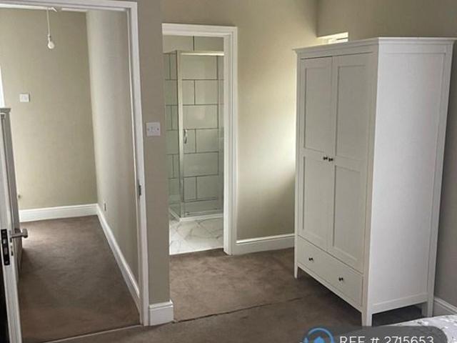 Room at Gale Crescent, Reigate and Banstead