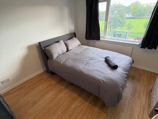 Room at Gales Drive, Crawley