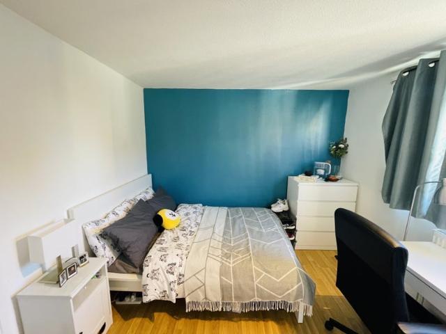 Room at Gales Gardens, Greater London