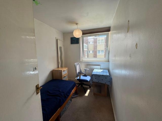 Room at Gales Gardens, Greater London