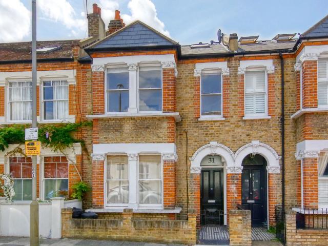 Room at Galesbury Road, Greater London