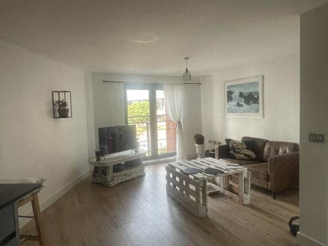 Room at Galleon Way, Cardiff