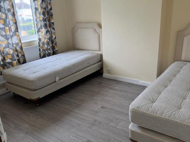 Room at Galpin's Road, Greater London