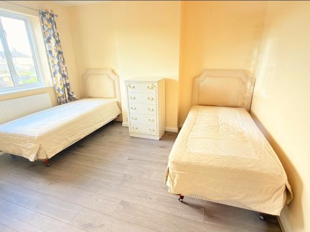 Room at Galpin's Road, Greater London