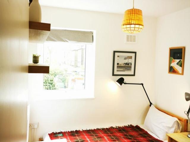 Room at Garnett Road, Greater London