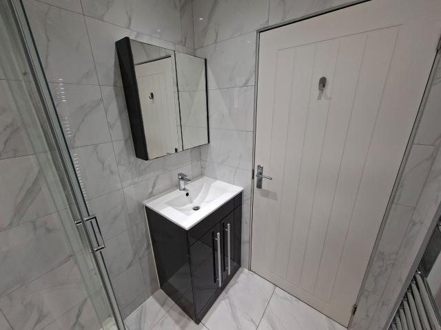 Room at Garden Avenue, Trafford
