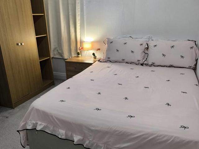 Room at Garden Close, Greater London