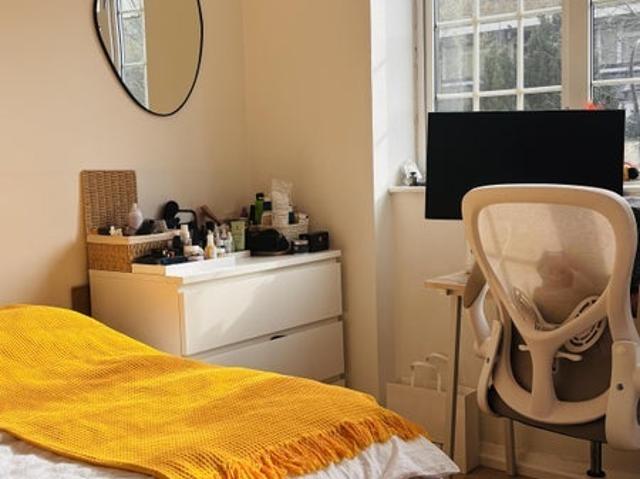 Room at Garden Row, Greater London