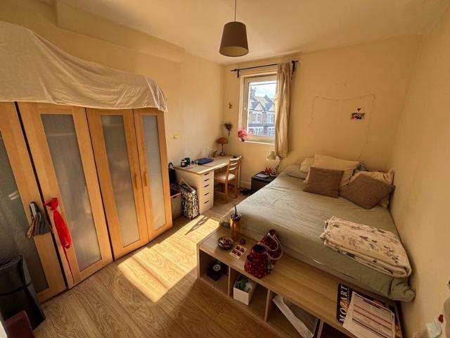 Room at Garratt Lane, Greater London