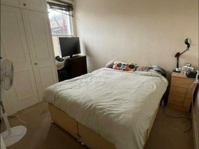 Room at Garratt Lane, Greater London
