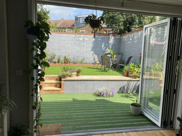 Room at Garratt Lane, Greater London