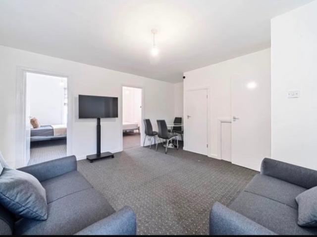 Room at Garratt Lane, Greater London