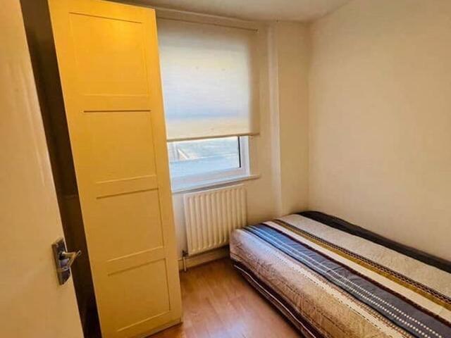 Room at Garratt Lane, Greater London