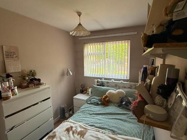 Room at Garrick Close, Greater London