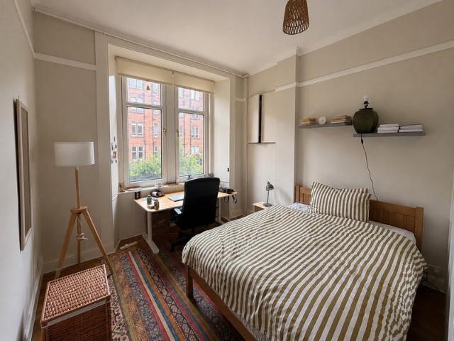 Room at Garrioch Crescent, Glasgow