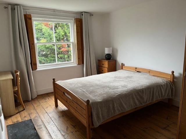 Room at Gartmoor Gardens, Greater London