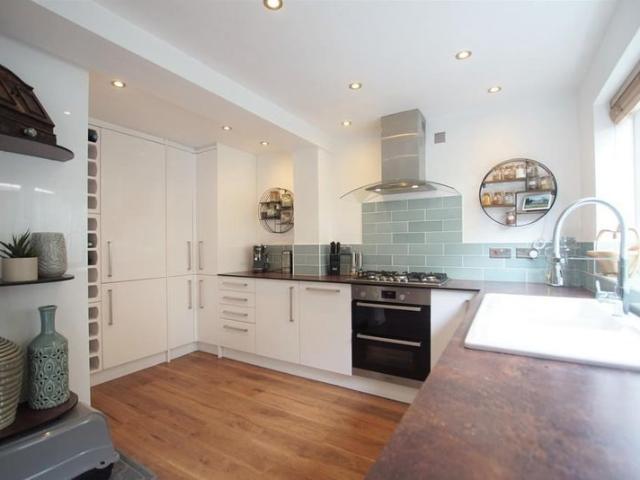 Room at Gaveston Close, Warwick