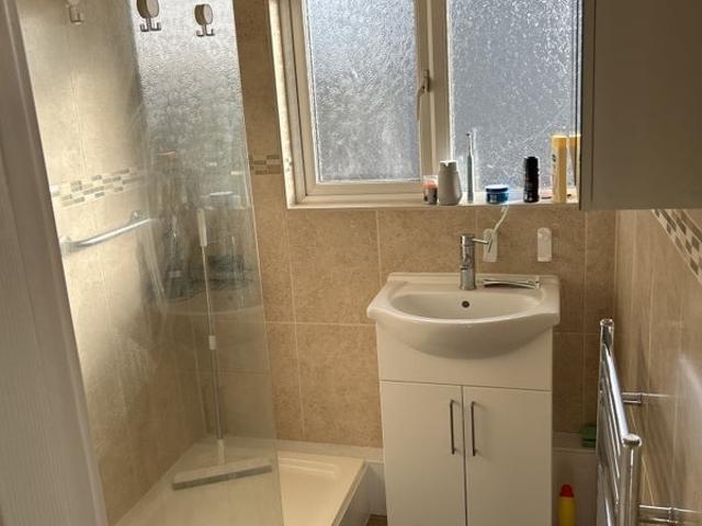 Room at Gay Bowers, Basildon