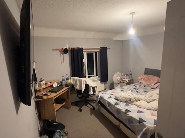 Room at Gayner Road, Bristol